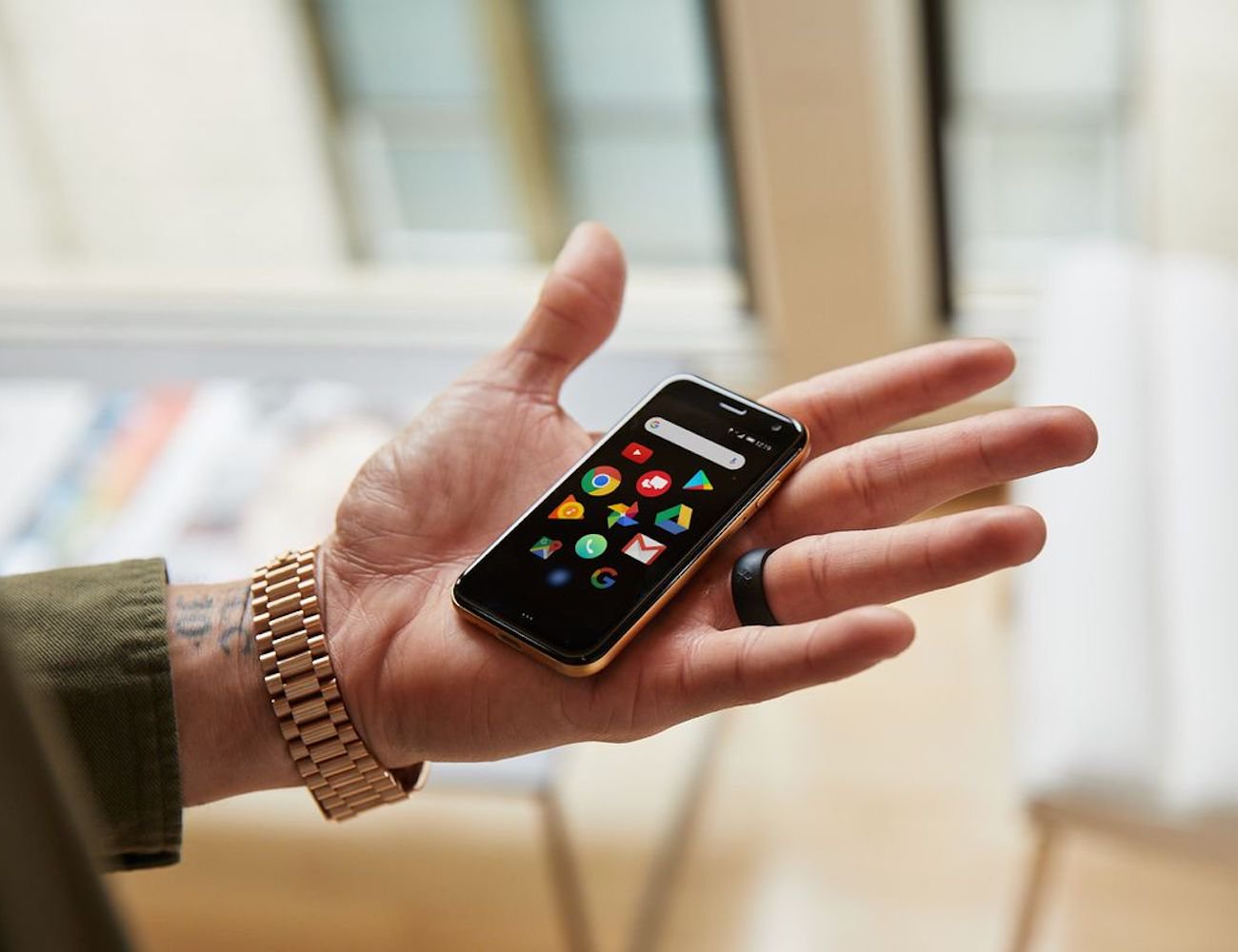 Cool Tech: Palm Tiny Smartphone, Atari Retro Handheld Console and more ...